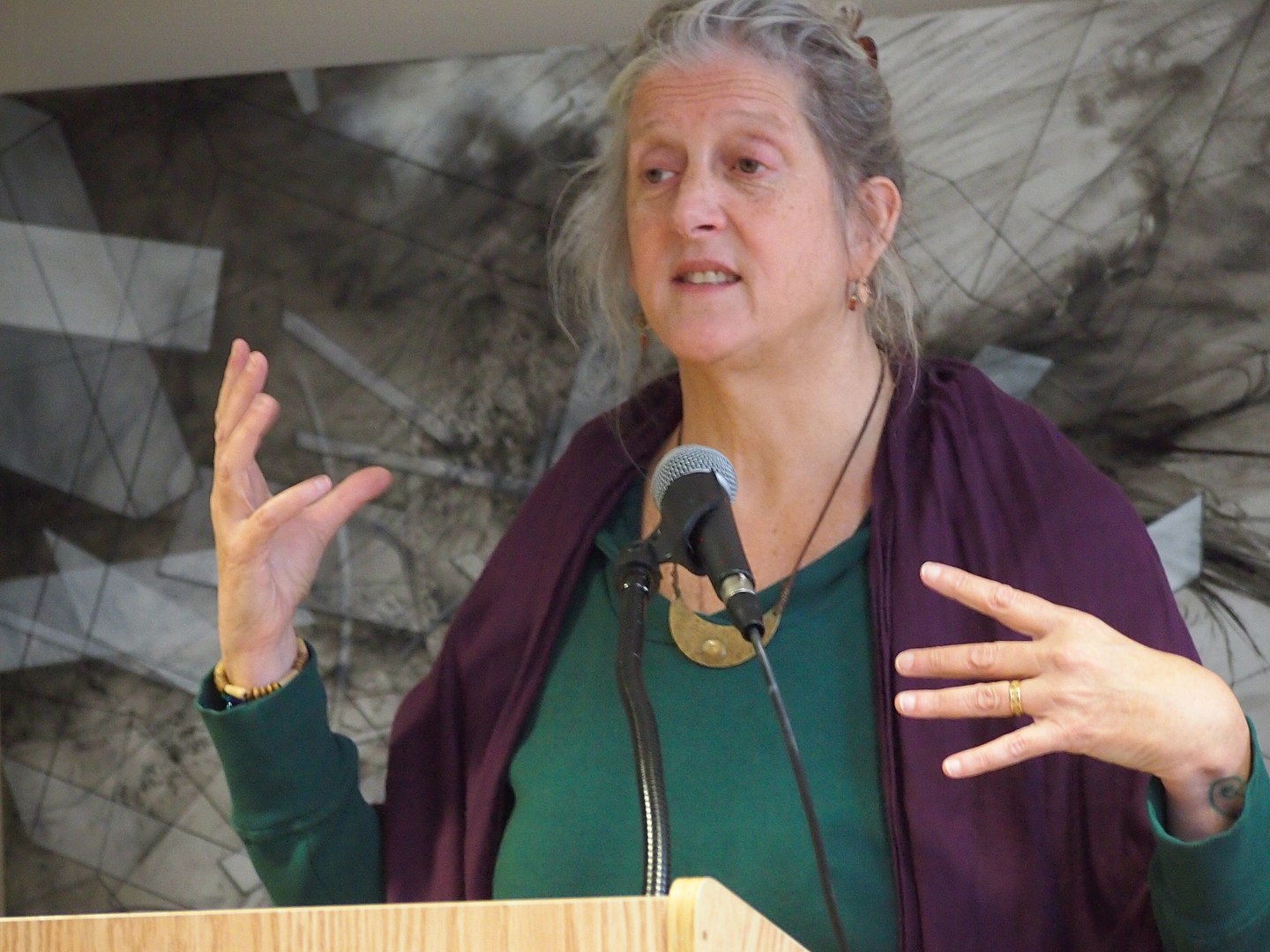 La poesía de Annie Finch: Naturaleza, espiritualidad y feminidad en versos