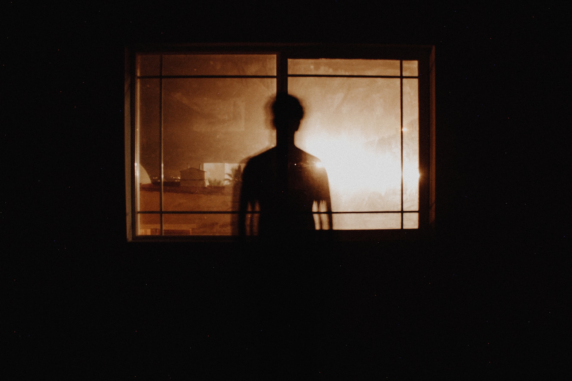 Sombra en la noche: Un cuento de Dashiell Hammett