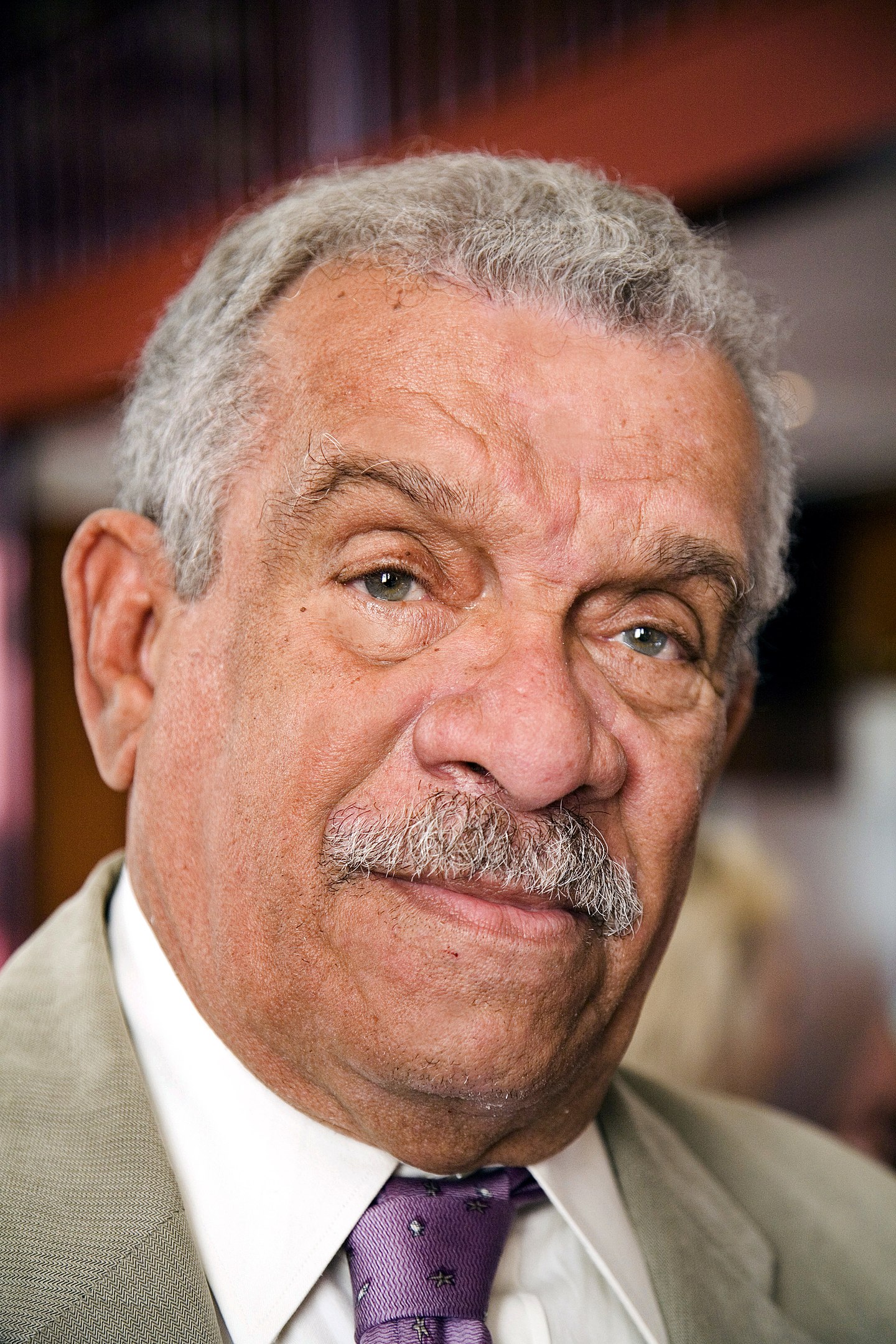 Santa Lucía rinde honores a Derek Walcott - Noticias